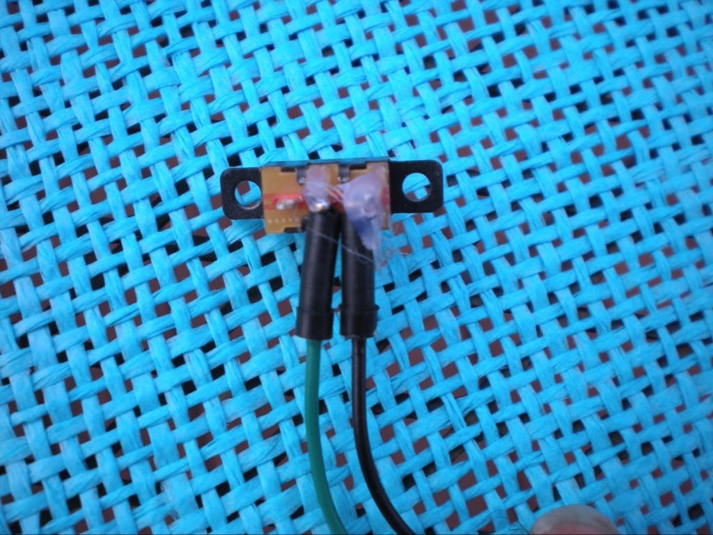 How to build a solar-powered USB charger for your phone